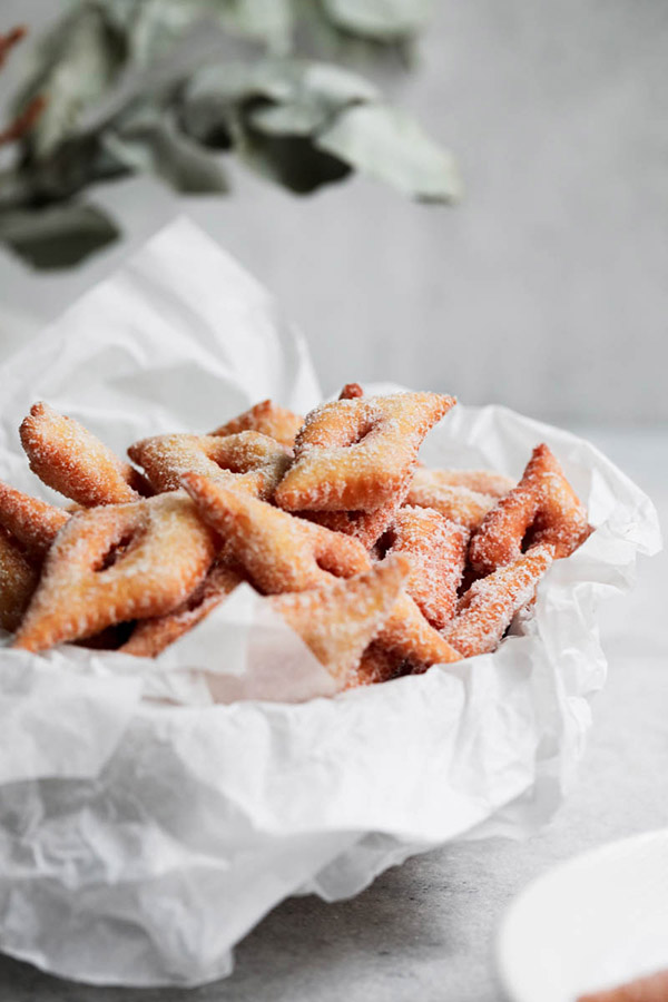 Bugnes Lyonnaises (New Orleans Style Beignets) - Belula